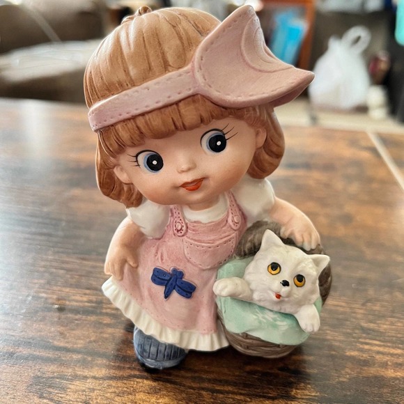 Homco | Accents | Vintage Homco Girl With Cat Figurine | Poshmark